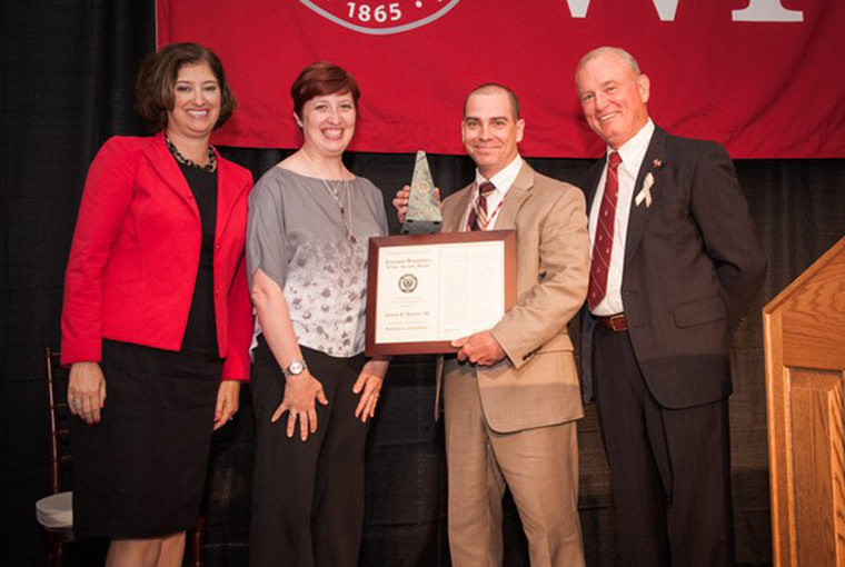 Military professor honored by WPI Alumni Association